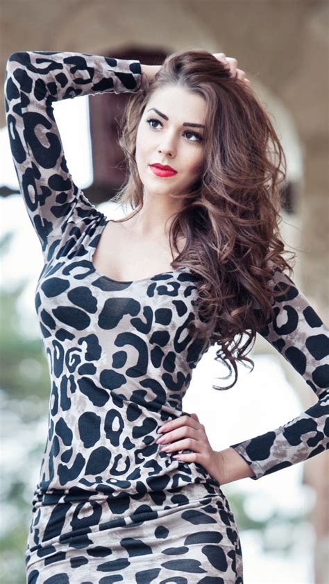 Download Wallpaper Look Girl Pose Model Hands Makeup Dress Red
