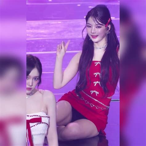 속바지 빼고 다 빨간색 스테이씨 아이사 움짤 베스트 집합소 속바지 빼고 다 빨간색 스테이씨 아이사 움짤 베스트 집합소