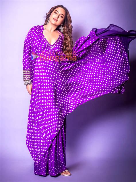 Sonakshi Sinha Photos Images Hd Wallpapers Sonakshi Sinha Hd Images