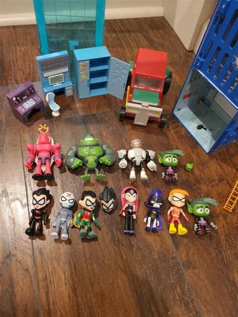 Teen Titans Go T Tower Playset Toy Figure Home Base With Figures