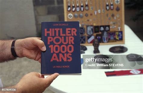 La Societe De Claude Cornilleau Diffuse Des Insignes Nazis Interdis