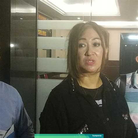 Artis Lawas Zarima Ratu Ekstasi Sambangi Polres Jakarta Selatan