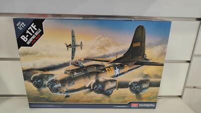 B 17 F Memphis Belle Flying Fortress Bomber 1 72 Model Academy 12495 Ebay