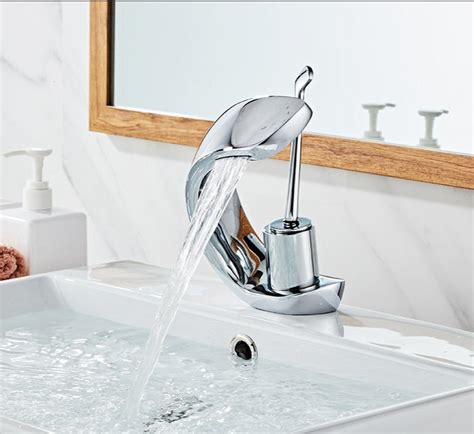 Ellie Modern Curved Waterfall Faucet Focal Decor
