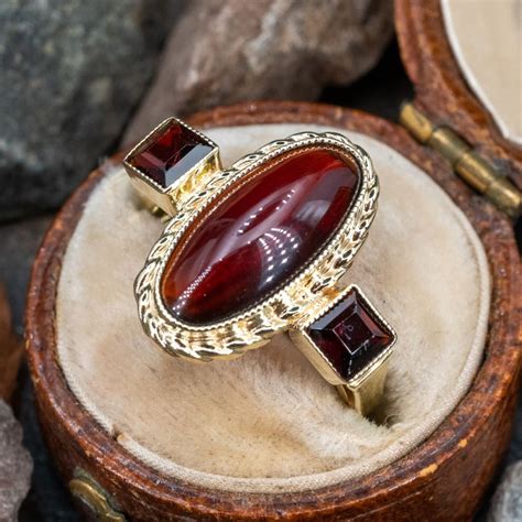 Milgrain Vintage Garnet Ring 14k Yellow Gold