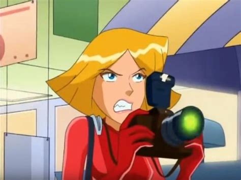 Pin By Naomi Kigu On Totally Spies Aurora Sleeping Beauty Cartoon