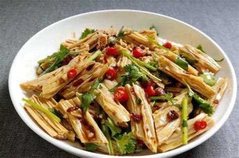 涼拌腐竹的做法，夏季下飯小菜，米飯多吃一大碗 每日頭條