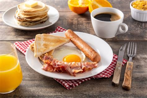 Premium Photo Traditional American Breakfast