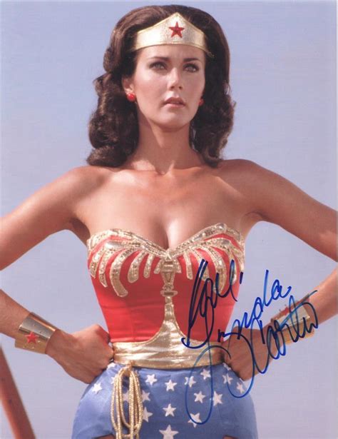 Lynda Carter Wonderwoman 70s Tv Star Hand Signed Autographed Photo
