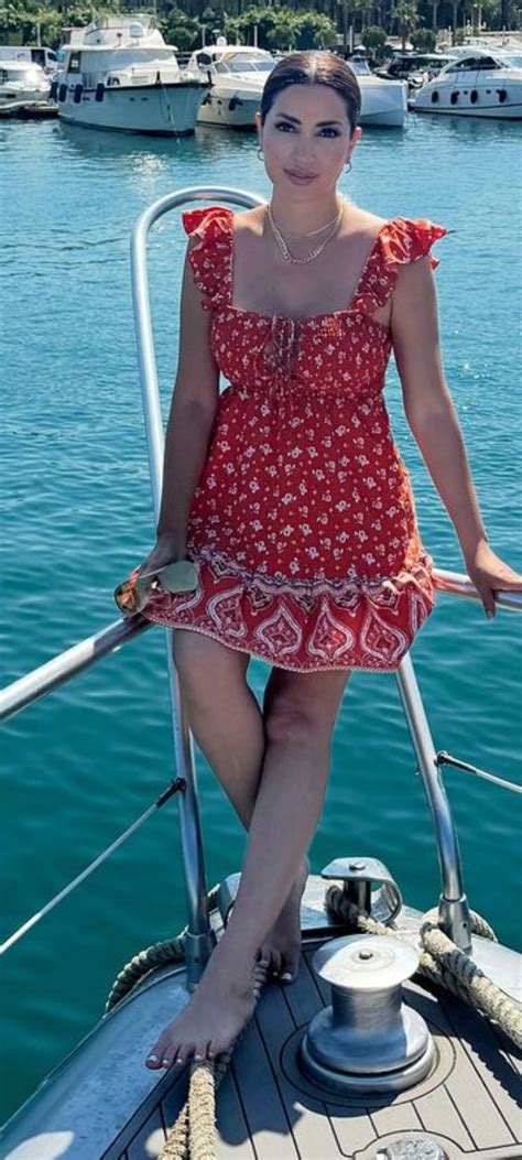 Nesreen Tafeshs Feet