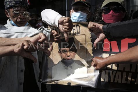 Aksi Massa Formula Antara Foto