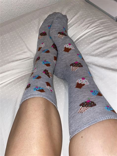 Pretend Your Licking A Cupcake When You Lick My Toes🧁😏 Scrolller