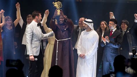 Eligieron A Un Keniata Como El Mejor Maestro Del Mundo La Historia