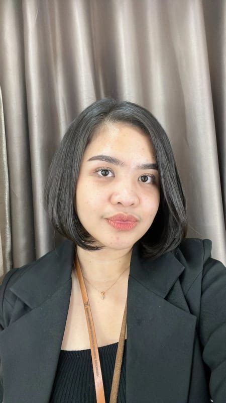 Tika 29 And Kevin 30 Looking In Newnham Inver Au