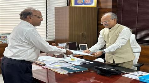 Ias Officer Srinivasa Raju Transferred To Andhra తెలంగాణ నుంచి రిలీవ్