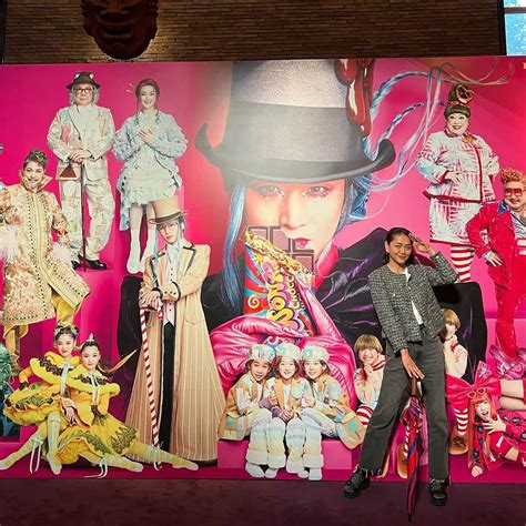 前田典子さんのインスタグラム写真 前田典子instagram「ミュージカル 舞台 チャーリーとチョコレート工場 🍫🩷🍭 帝国劇場 観てきました💕 とにかく豪華🩷 素晴らしい演出