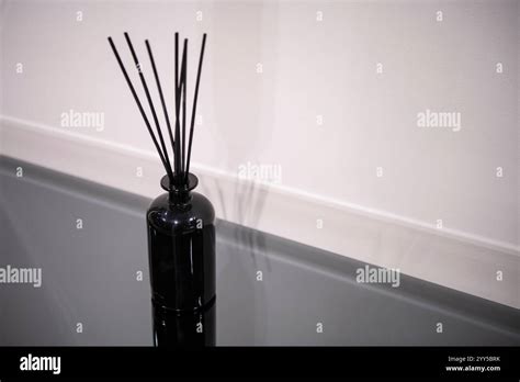 Luxury Aromatic Scent Glass Of Reed Diffuser Room Freshener And