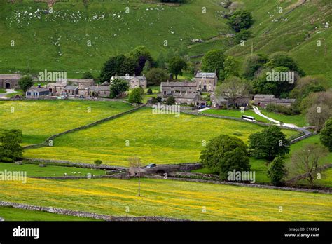 Yorkshire Dales National Park Yorkshire England Uk June 2014 Halton