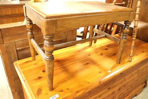 Depression Era Stool Dixons Auction At Crumpton