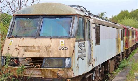 Db Cargo Uk Invites Offers For 12 Class 90 Locomotives