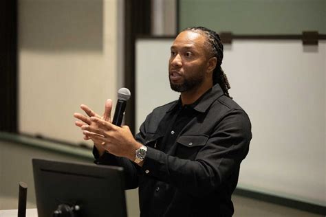 Larry Fitzgerald Novia 2023