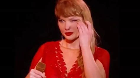 Taylor Swift Breaks Down During Emotional Toronto Eras Tour Show