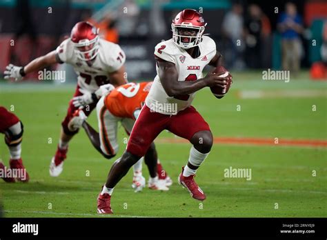 Miami Ohio Quarterback Aveon Smith 2 Scrambles During The Second Half Of An Ncaa College
