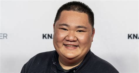 Bagedyst Stjernen Micki Cheng Indlagt Akut Nu Deler Han Nyt Om Helbredet