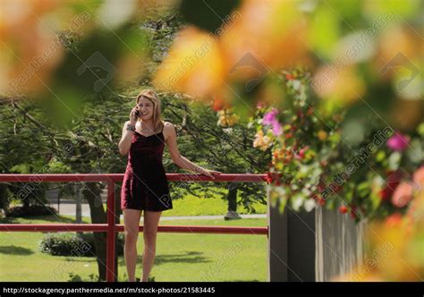 hübsche kolumbianische mädchen in panama stadt im Lizenzfreies Bild 21583445 Bildagentur