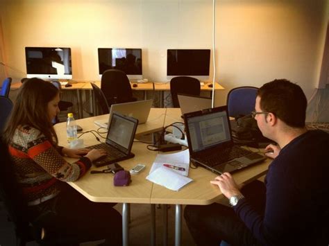 Ella Bloch Ellabloch Twitter