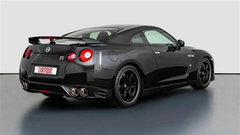 Sebastian Vettel Is Selling His Pristine Nissan Gt R Black Edition