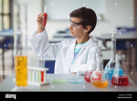 Physics Laboratory Experiment Measuring Hi Res Stock Photography And Images Alamy