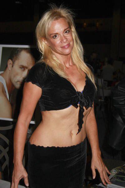 10 Hot Chase Masterson Bikini Pics