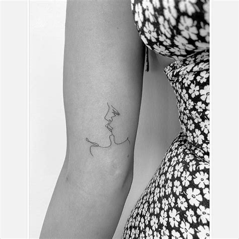 Eiza Gonzalez Tatuajes Eiza González Busca La Ciudadanía