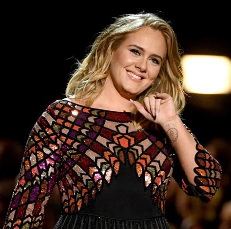 Nasolabial Folds A Lot Of Wrinkles Around The Eyes And On The Forehead Adele Is Unrecognizable