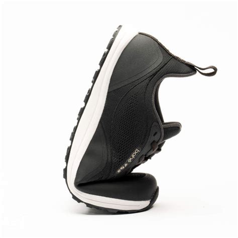 Mens Grounding Barefoot Running Shoes In Midnight Bahé Revive Adapt
