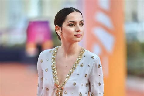 آنا دي أرماس تحصد جائزة مهرجان دوفيل السينمائي