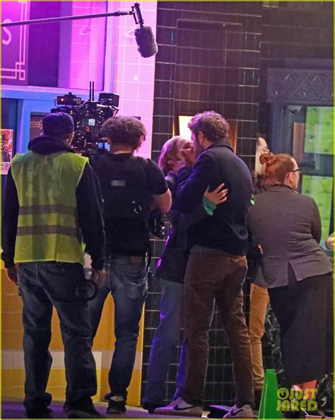 Kristen Bell And Adam Brody Film A Kissing Scene For Netflix Comedy