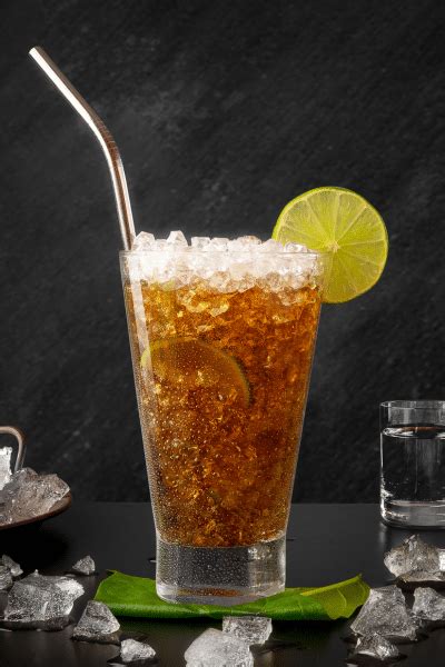 Bacardi Cola Alles Over Deze Iconische Baco Rum Cola Mixdrank