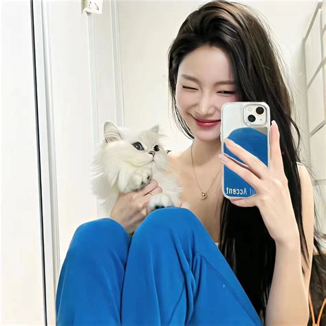 抱猫头像 高清图片，堆糖，美图壁纸兴趣社区