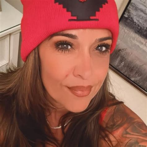 Stephanie Urdahl Sess650 • Threads Say More