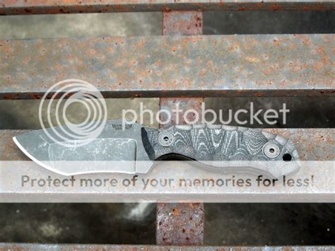 Best Small Fixed Blade Survival Knife