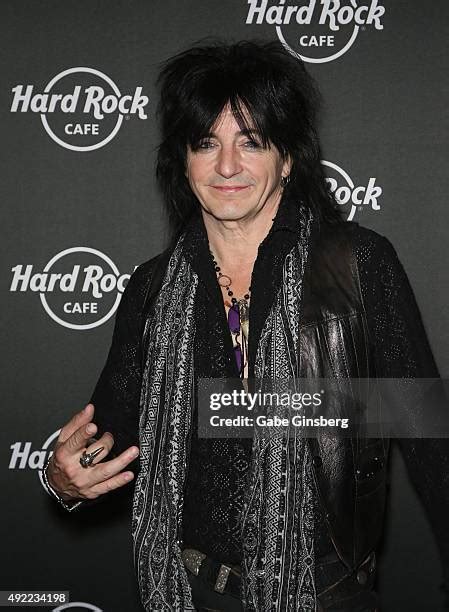 1212 La Guns Photos And High Res Pictures Getty Images