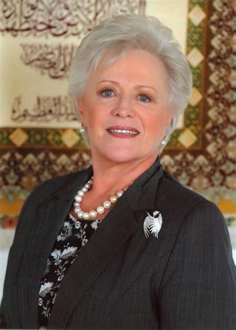 Princess Muna Al Hussein Of Jordans Life Of Service Muna Jordan