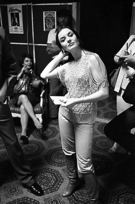 Crystal Gayle Country Music Crystals 70s Fashion