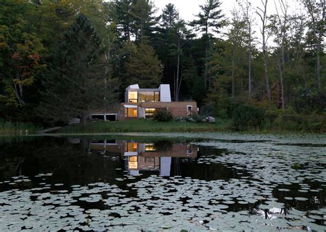 Taylor And Millers Sculptural Lake House In Massachusetts