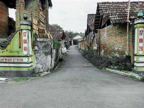 Jejak Adolph Barsikh Andreeas Di Kerkhof Ceper Klaten Telusuri
