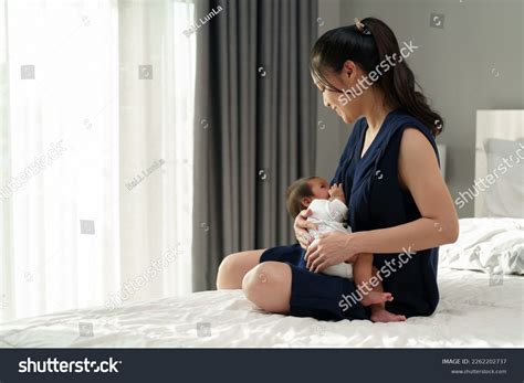 1 Thousand Asian Woman Breast Feeding Royalty Free Images Stock