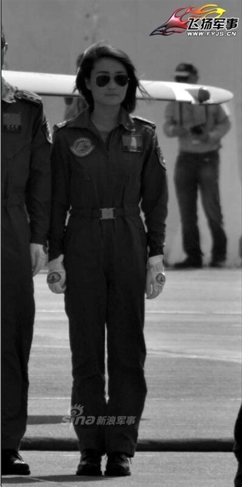 专家谈女飞行员余旭牺牲称目前猜测事故原因太草率特技表演队训练王亚男手机新浪网