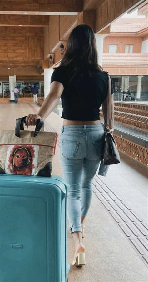 Samyuktha Menons Feet